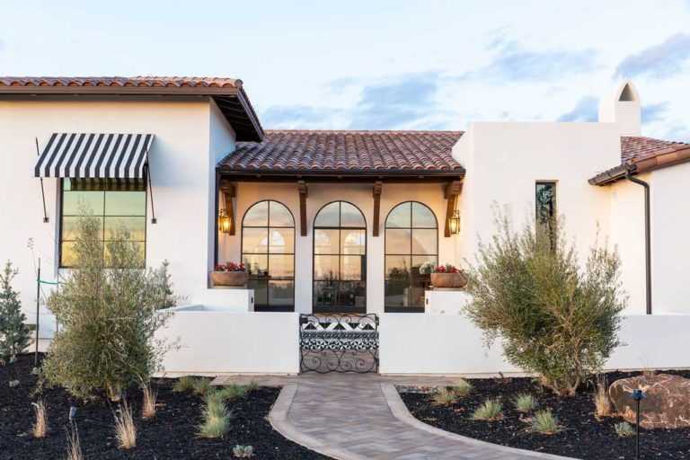 Stunning Spanish Farmhouse - Kerrie Kelly